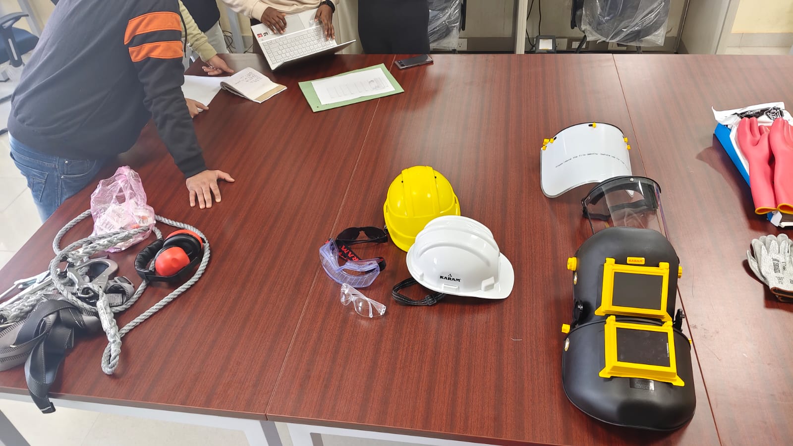 IEM Laboratory | IEM Lab, IIT Kanpur