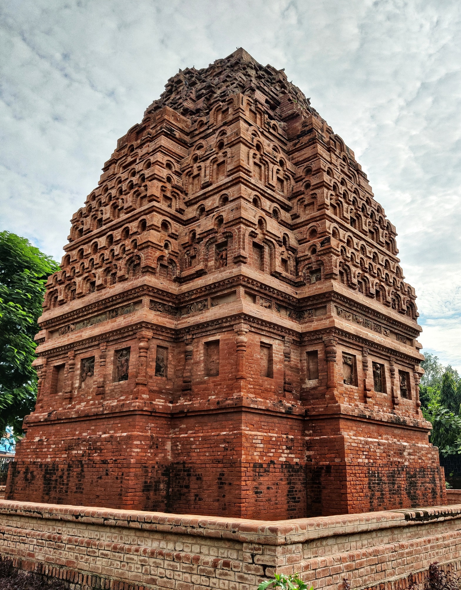 Archaeological Site Visit: Bhitargaon Temple | SMSS Laboratory | IIT Kanpur