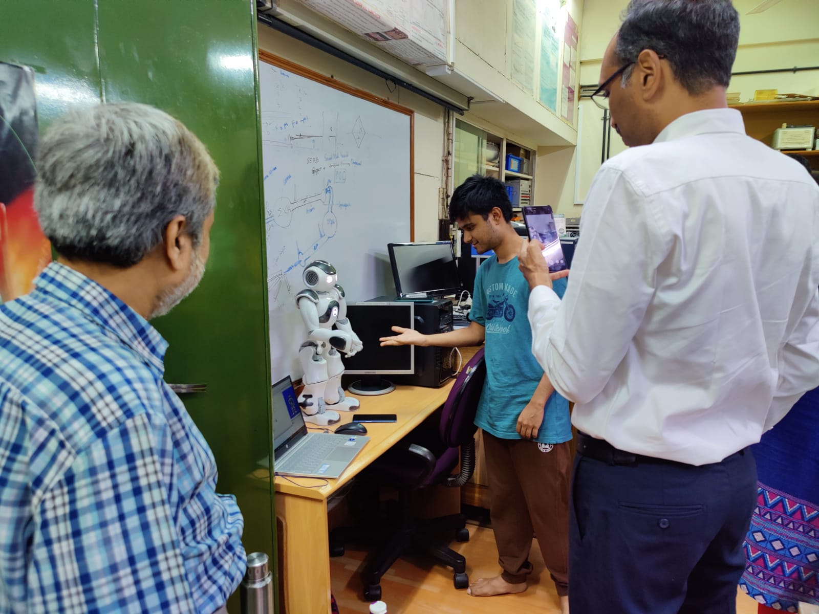 SMSS Lab Visit: Guest of Honour Dr. Manoj Gonuguntla | SMSS Laboratory ...