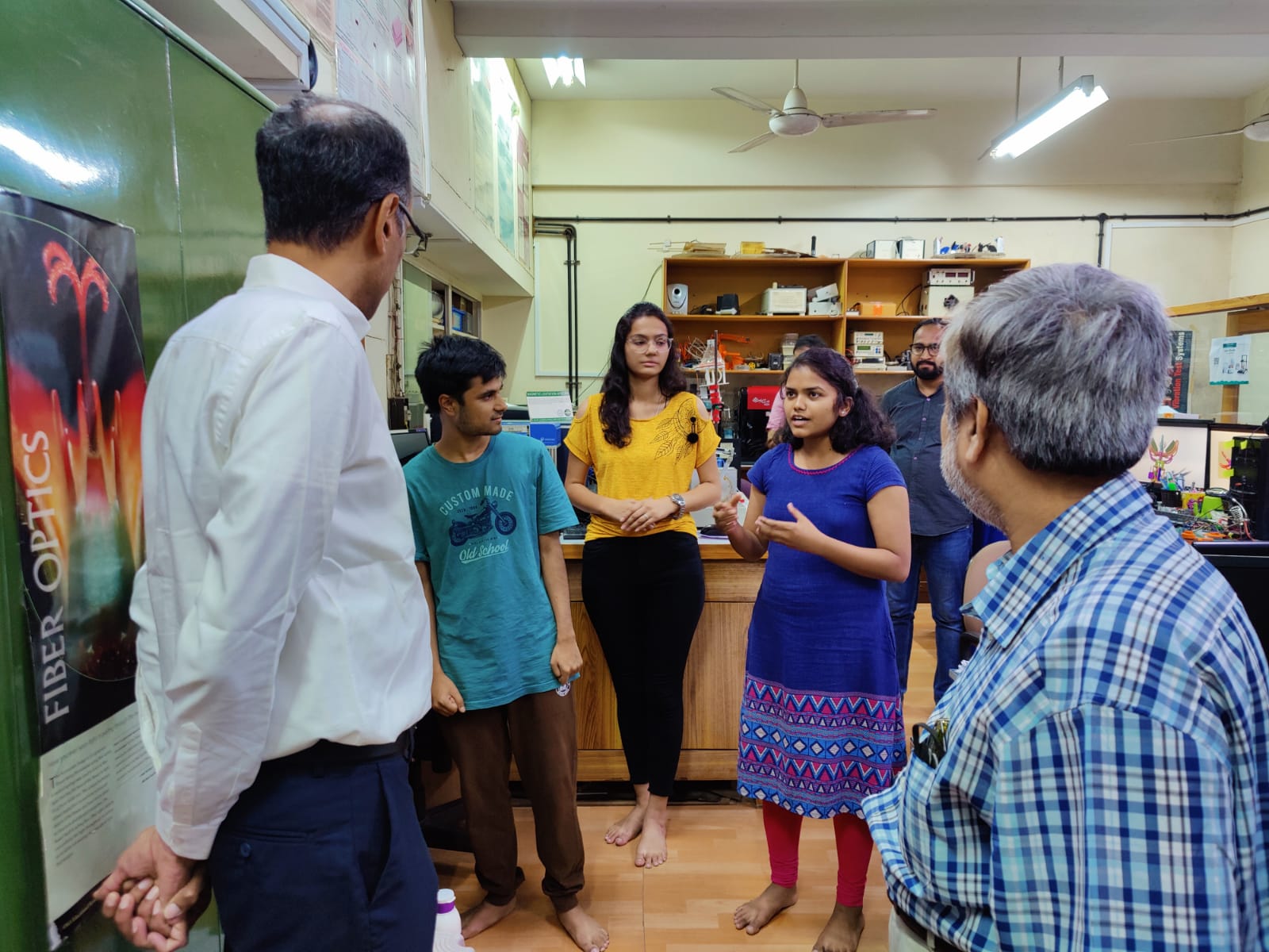 SMSS Lab Visit: Guest of Honour Dr. Manoj Gonuguntla | SMSS Laboratory ...